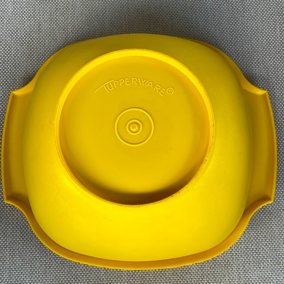 Tupperware | Kitchen | Vtg 97s Tupperware Bowl Yellow With Handles ...